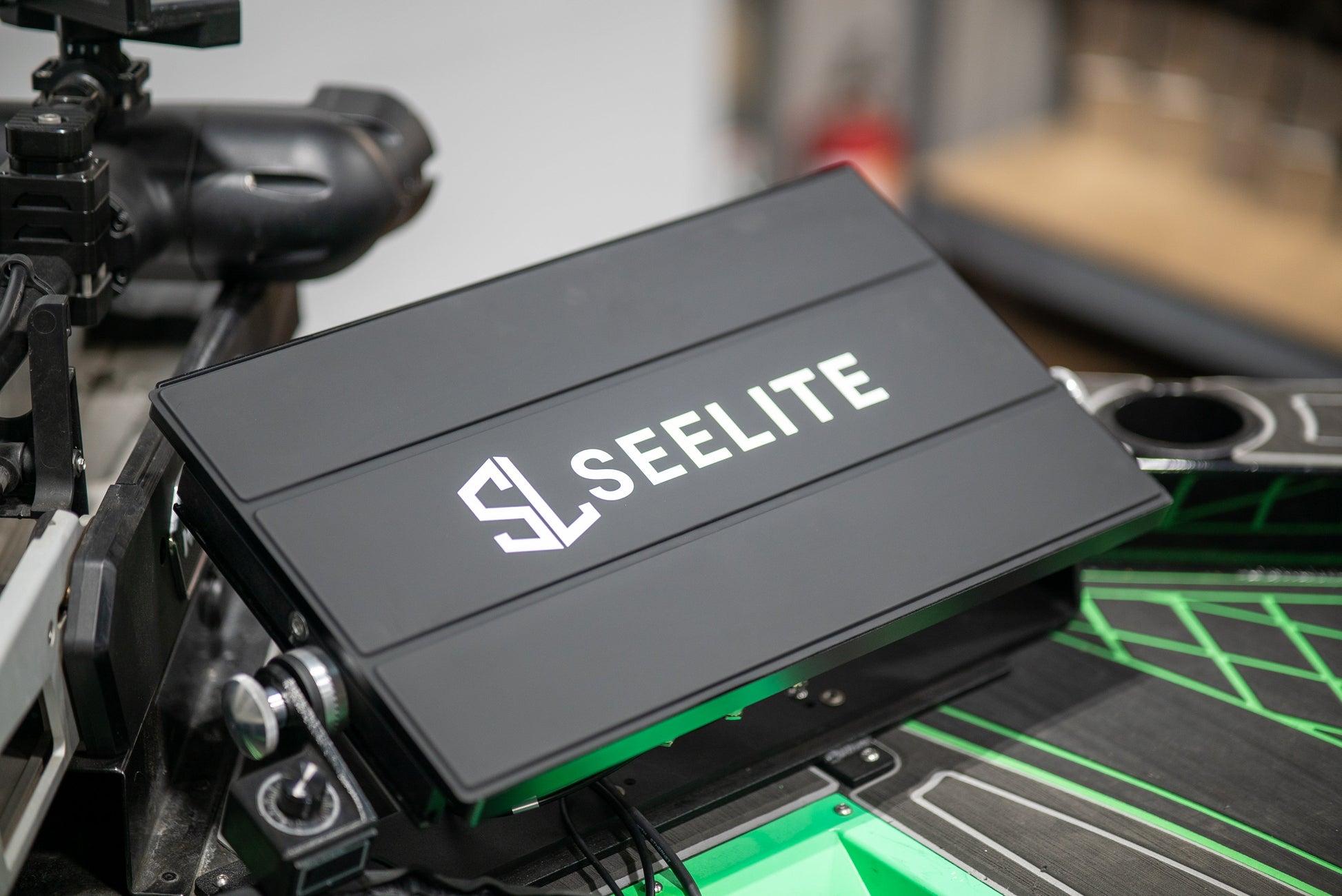 SEE-MAX Adapt - Magnetic Screen Cover – One Objective