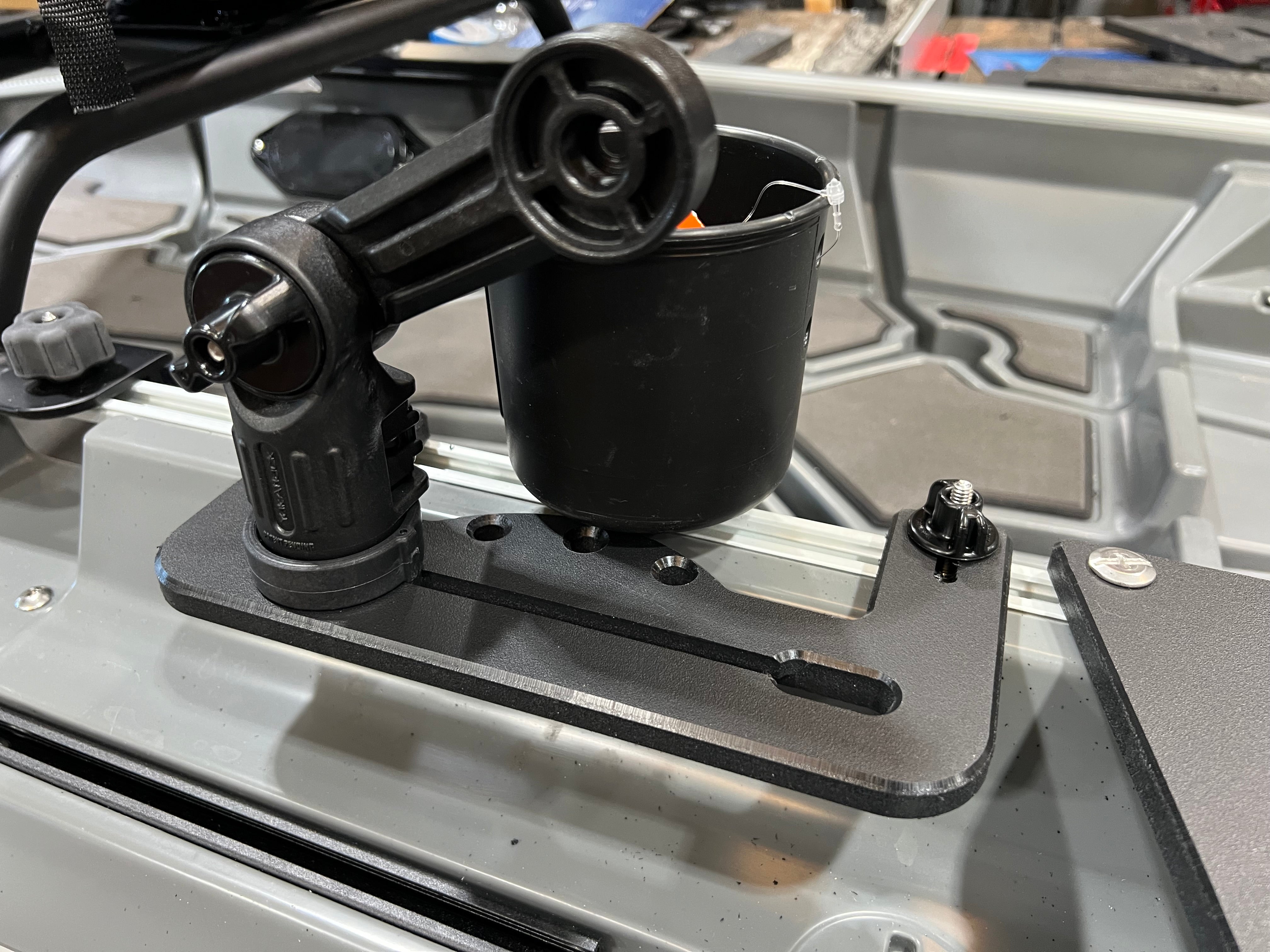 Universal Accessory Mounting Plate – One Objective